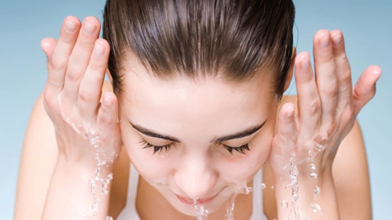 Your daily 60 second home facelift | Roberts McCarron Skin Clinic